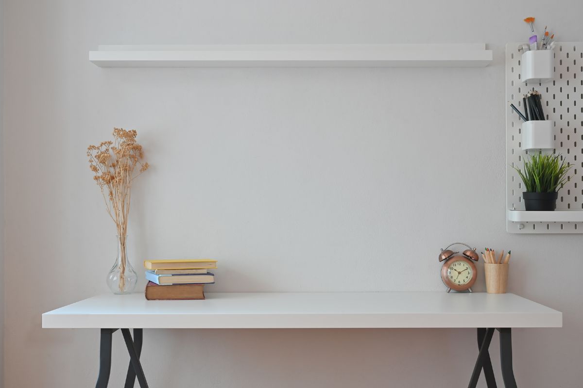 10 Space Saving Desk Ideas for Small Spaces
