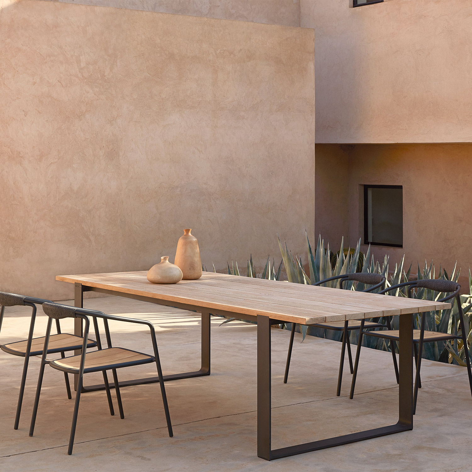 Dine Out | Tables and chairs for your outdoor space