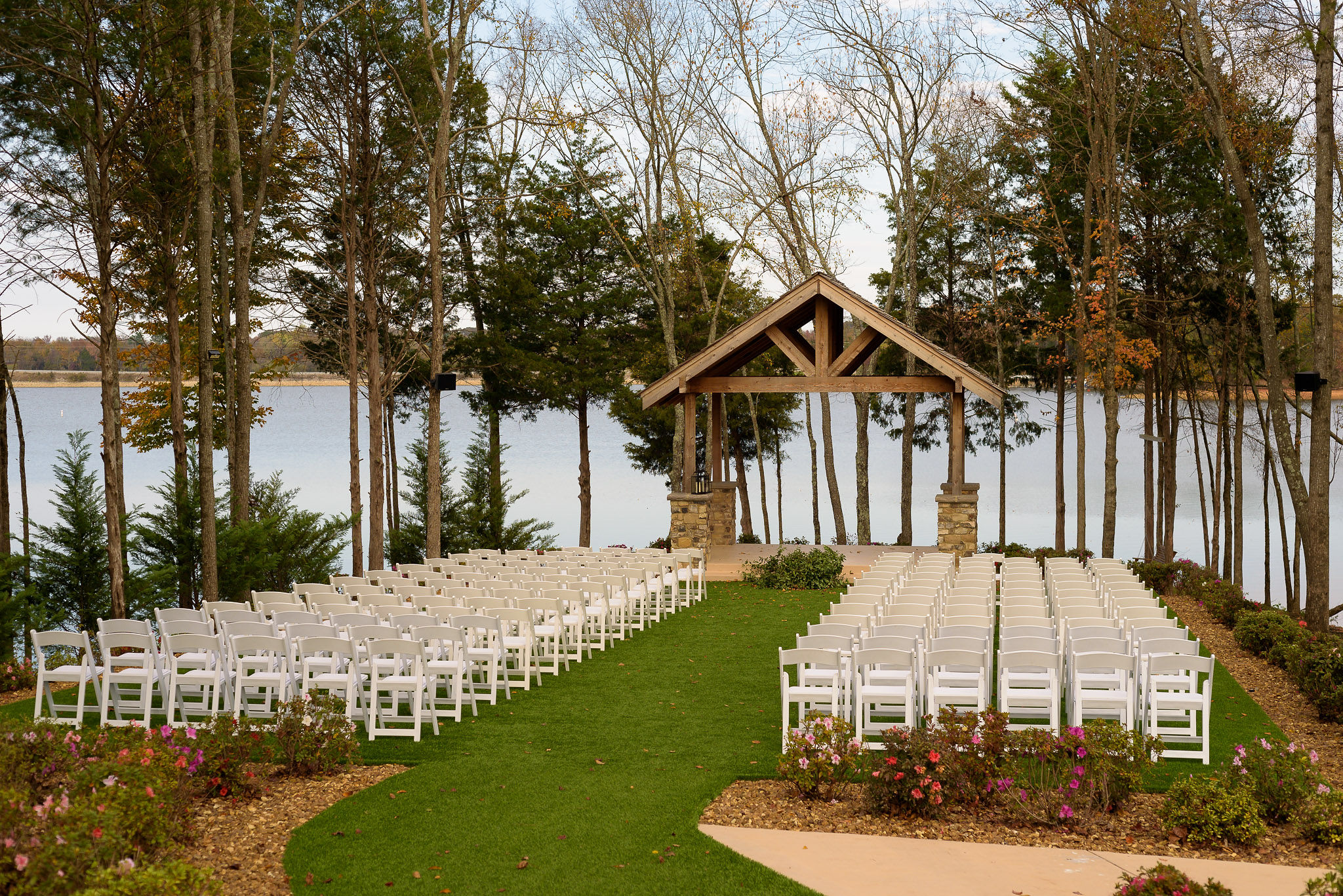 Find the Perfect Lakeside Wedding Venue for Your Special Day | Twin Creeks