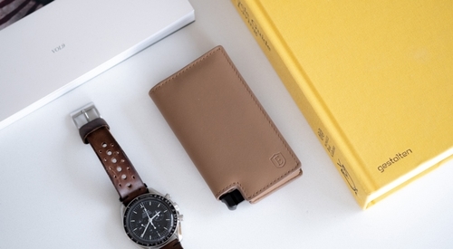 Ekster Wallet Review - Smart features in a slim package — minimalgoods