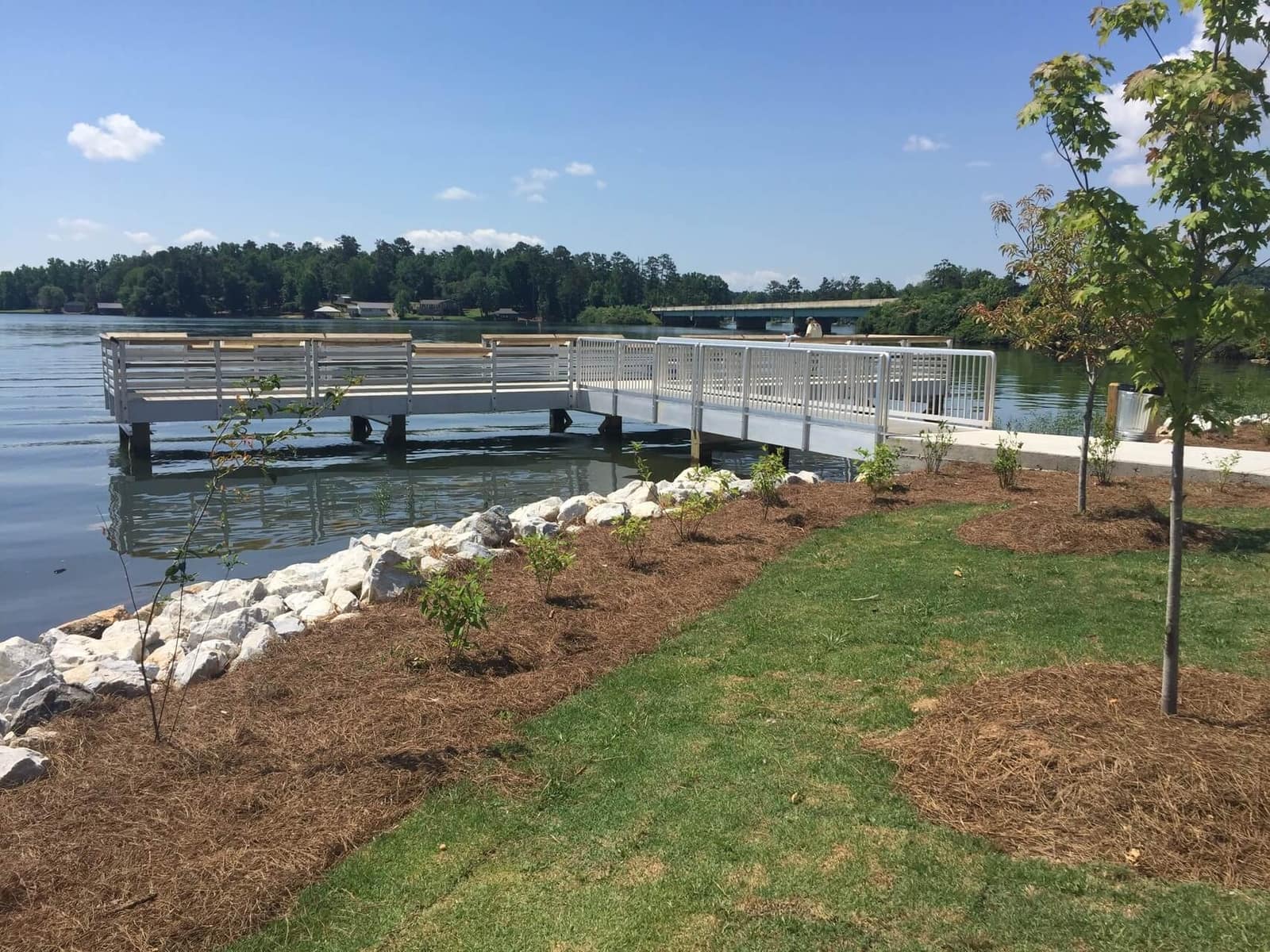 Aluminum Piers - Boardwalks, Fishing Piers, Fixed & Floating Piers