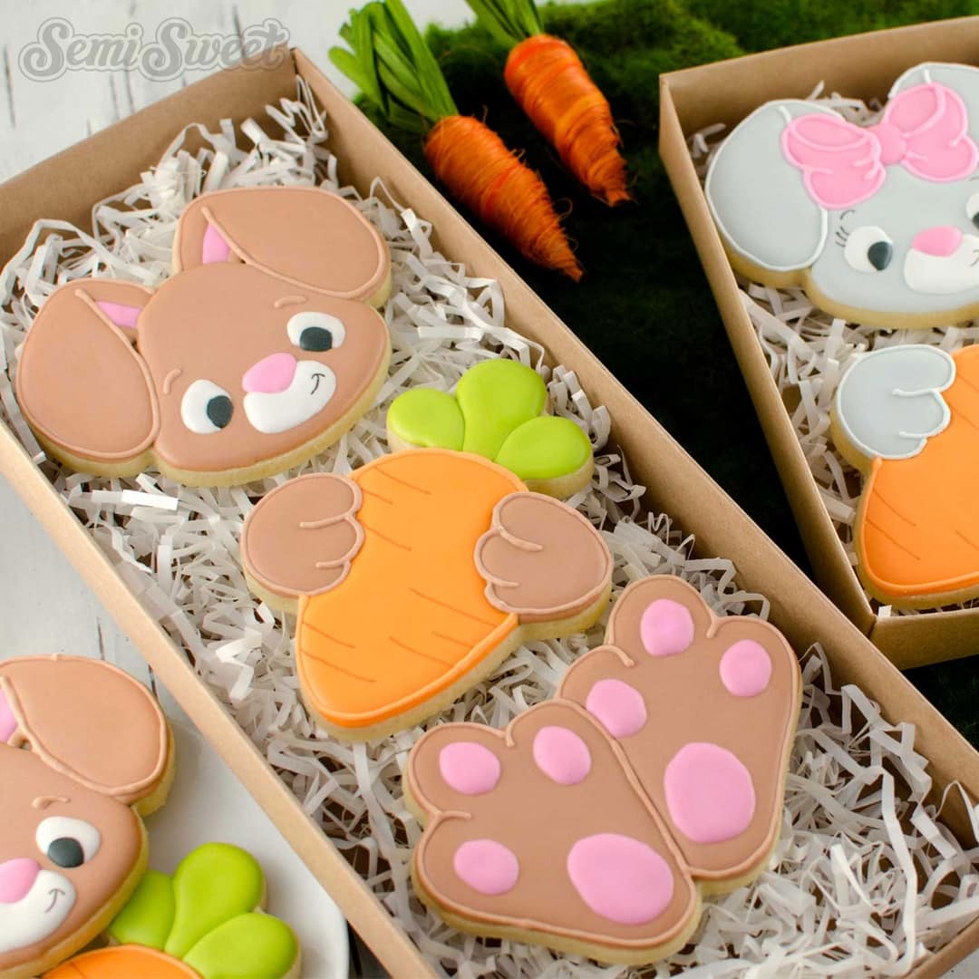 Decorate a Hanging Easter Bunny Cookie Set with Royal Icing