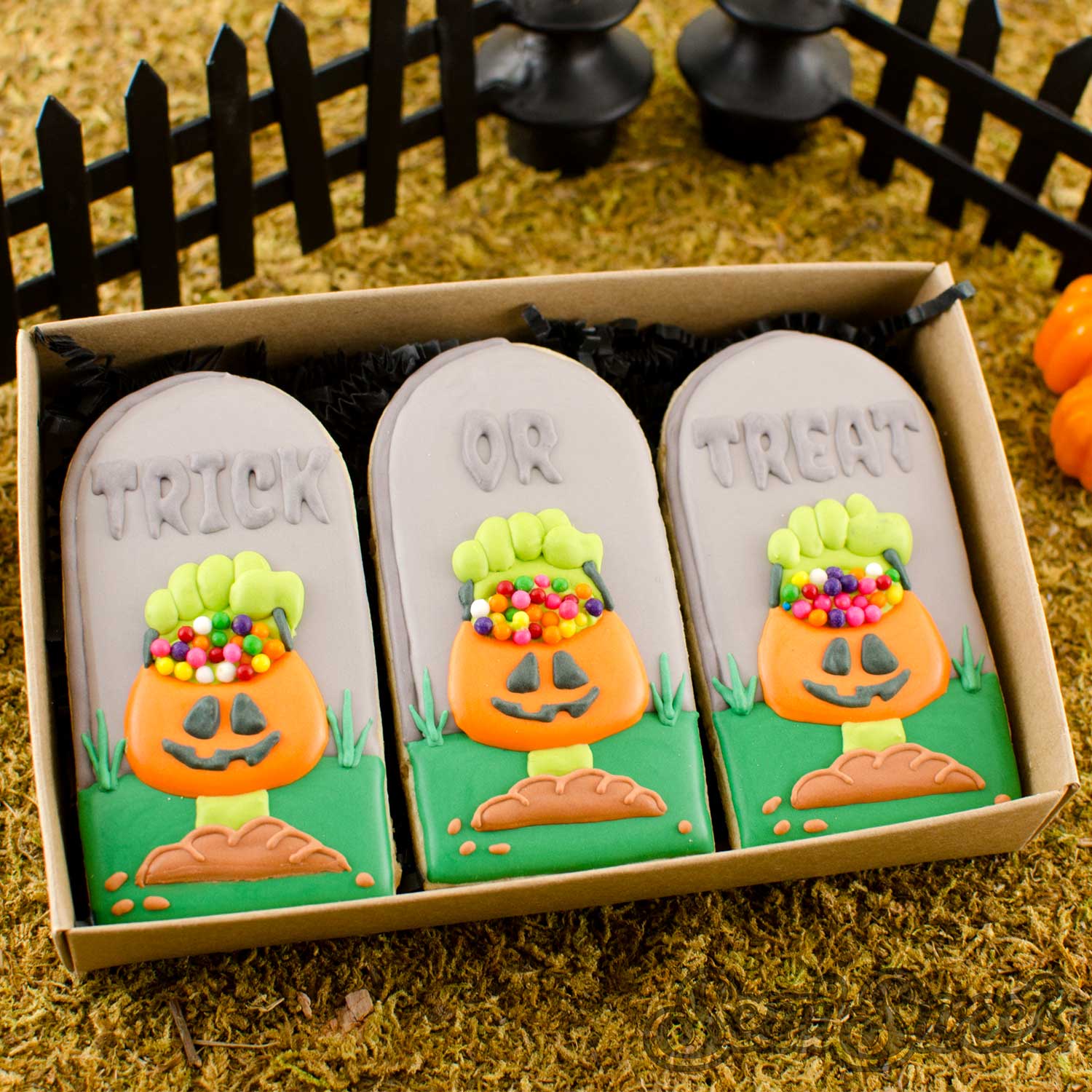 How to Make Trick-or-Treating Ghost Cookies