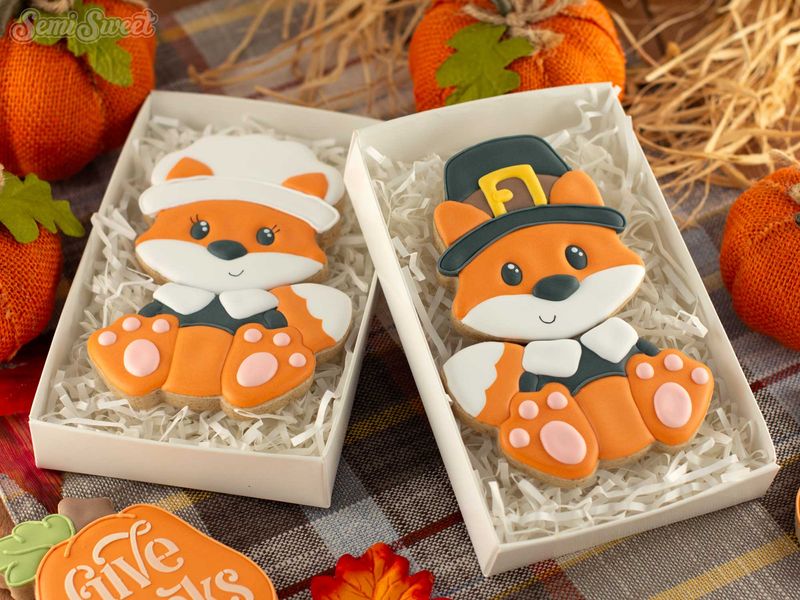 Decorate a Pilgrim Fox Cookie Set for Thanksgiving