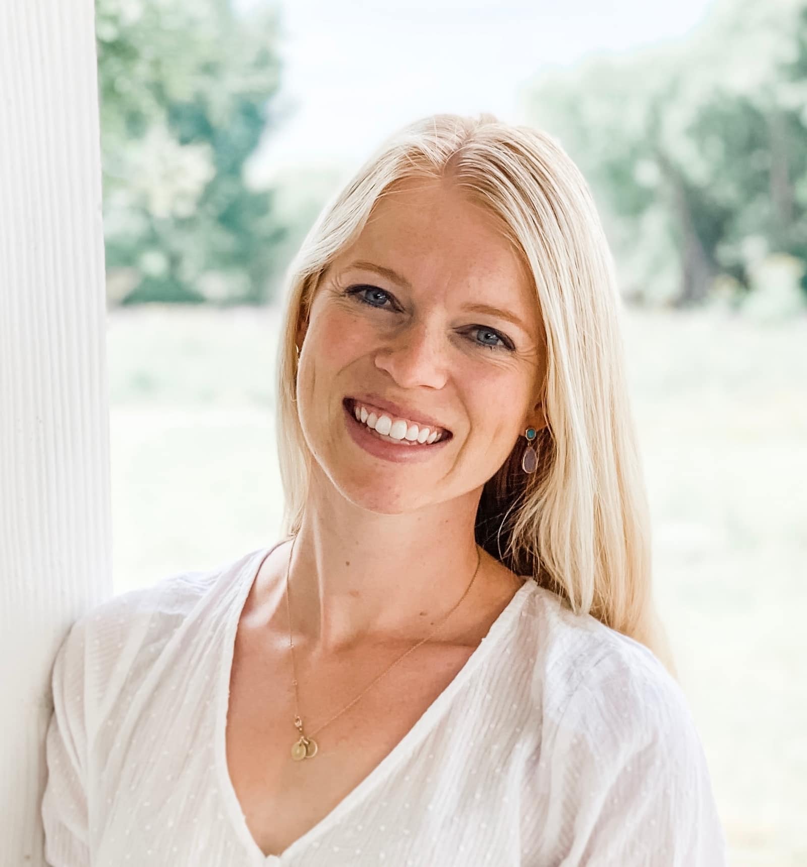 Julia Walker, RN, BSN Writes About Hypothyroidism for Paloma