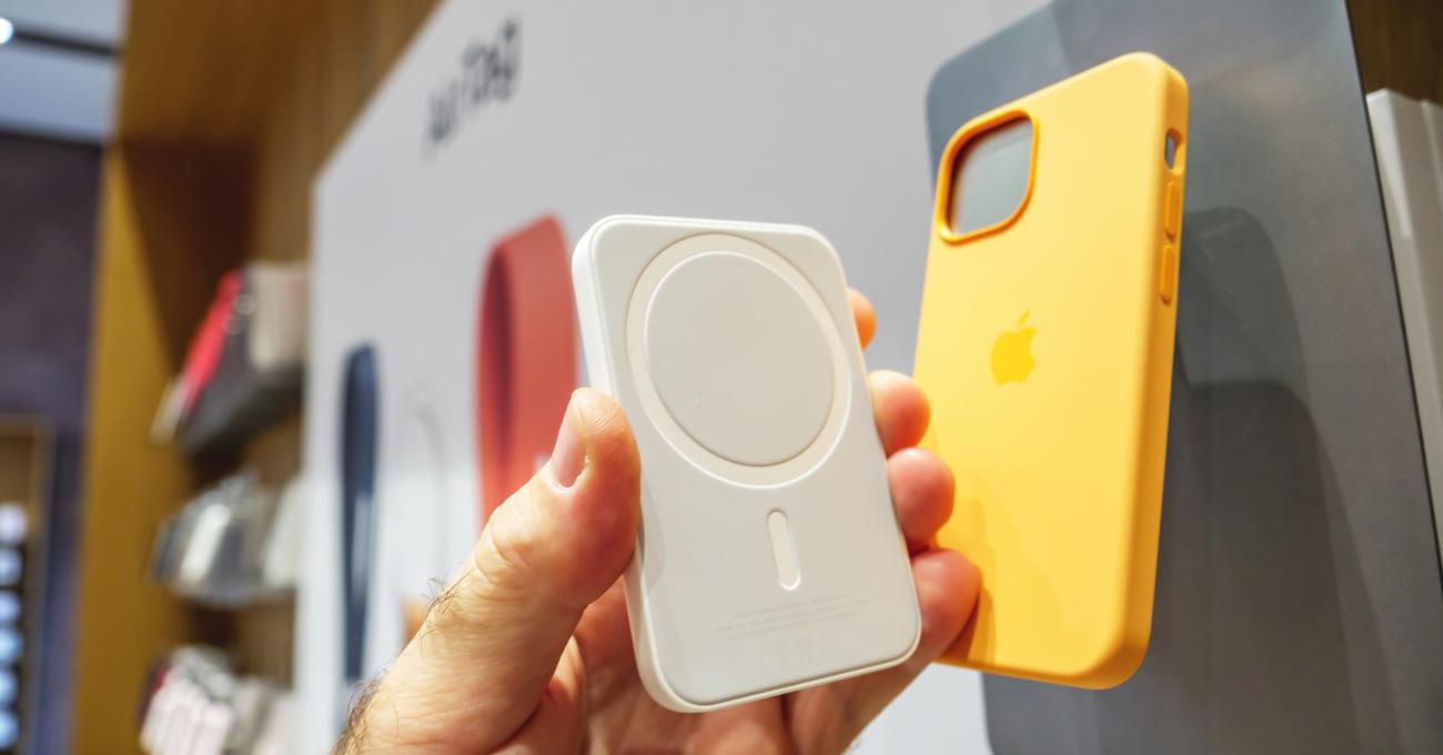 Best Gadgets For iPhone 13 Pro Max | Retire Fearless