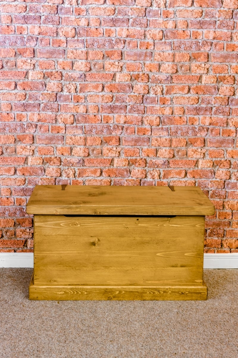 RUSTIC Blanket Box | Bedroom Furniture | Alexander Ellis