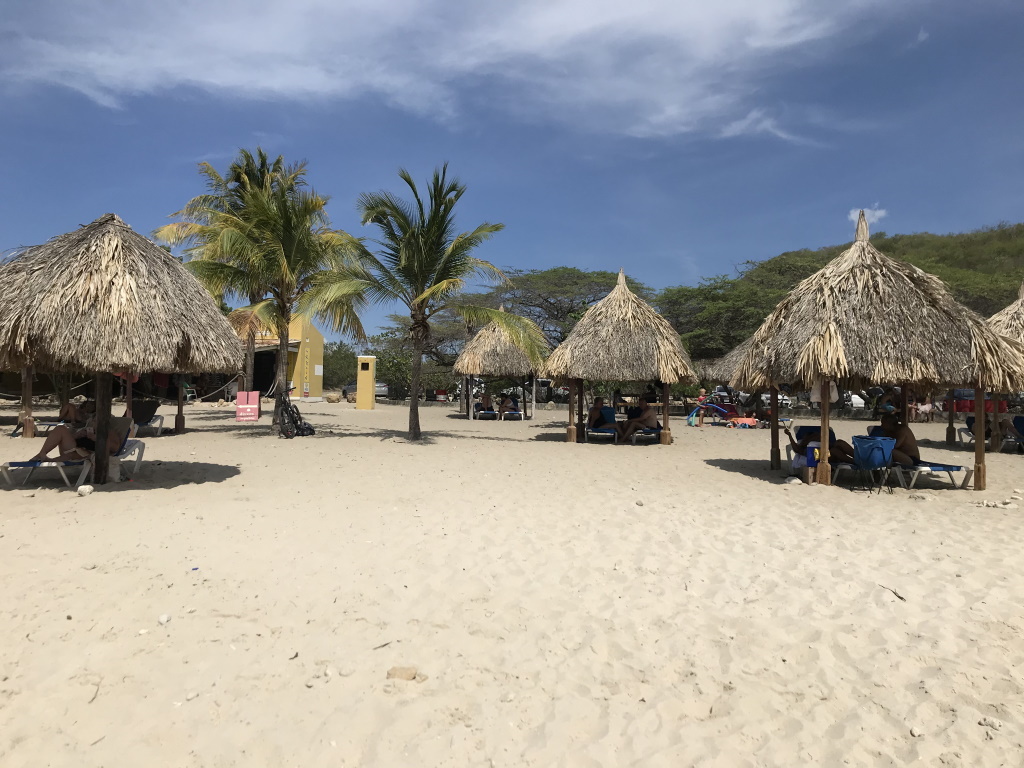 Een snijtafel plaatsen op 'sunny' Curaçao....