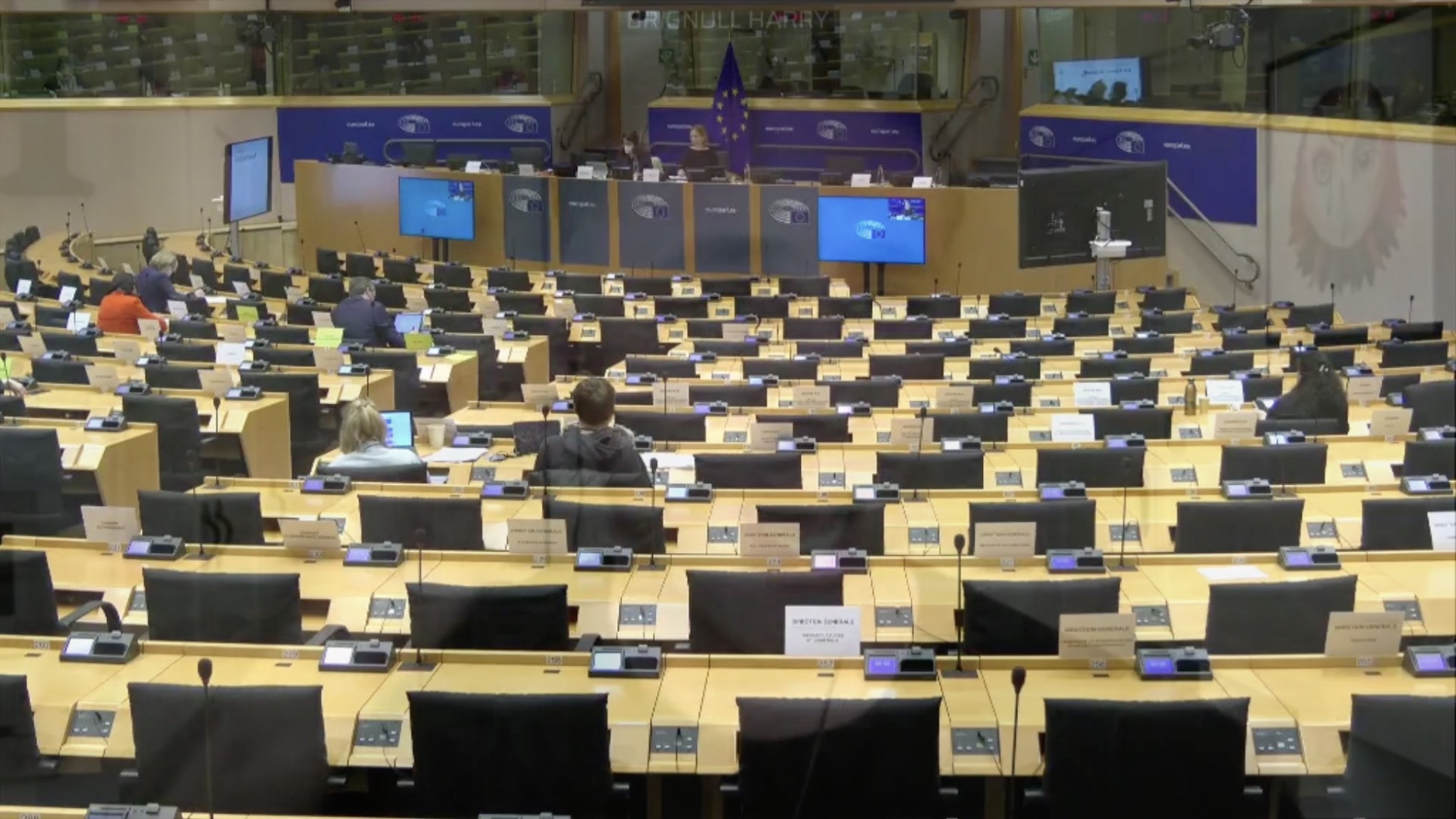 Harry Brignull presenting at the European Parliament on Dark Patterns