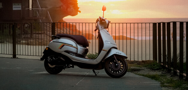 FONZ Australian-made Electric Motorbikes ⚡ Arthur Electric Road-Scooters