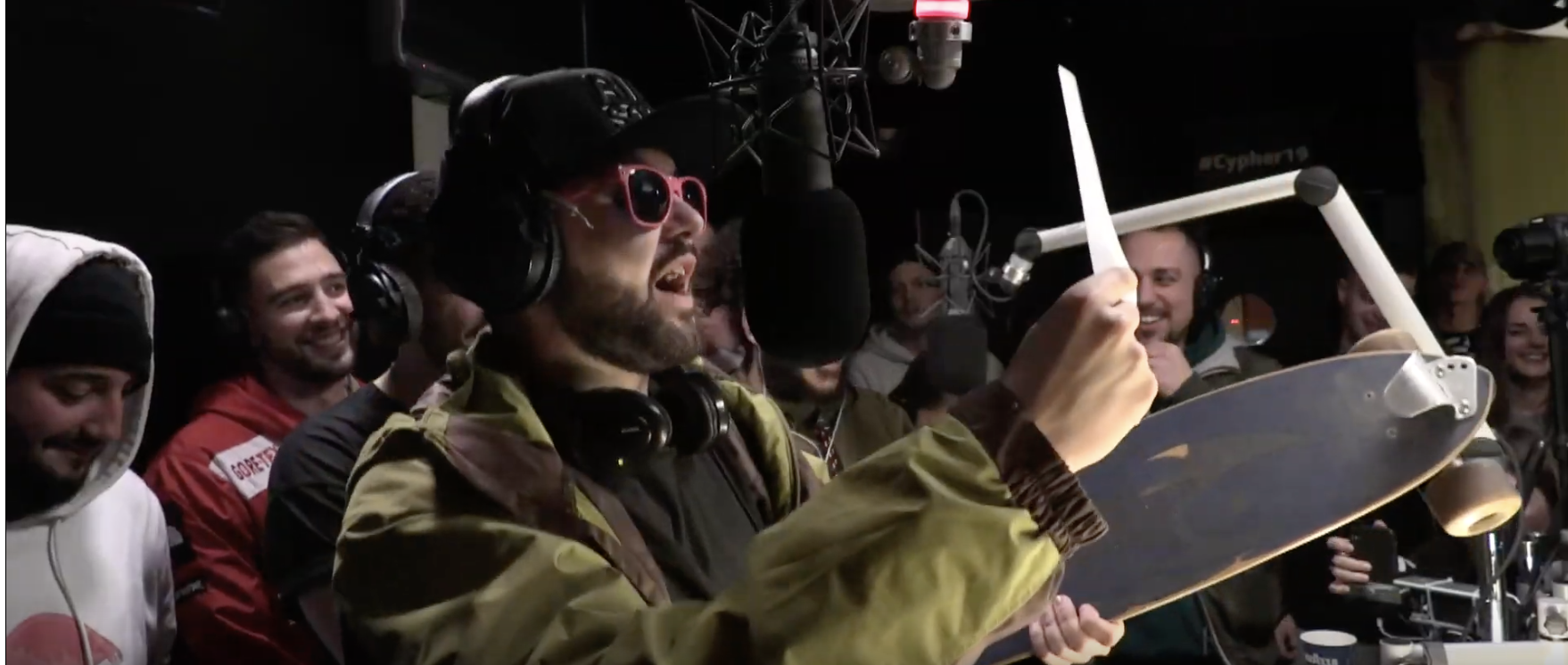 MC ONE: Random Typ sneaked sich an den Cypher | LYRICS Magazin