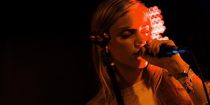 Win Tickets: Amilli macht sich mit ihrem Debüt zu einer der grössten R ...