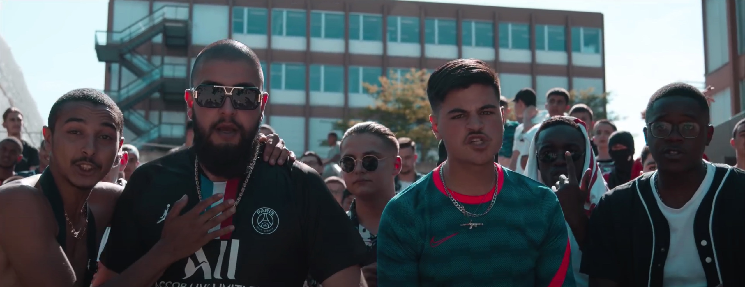 Dino und Doci setzen auf mehrsprachigen Street-Rap | LYRICS Magazin