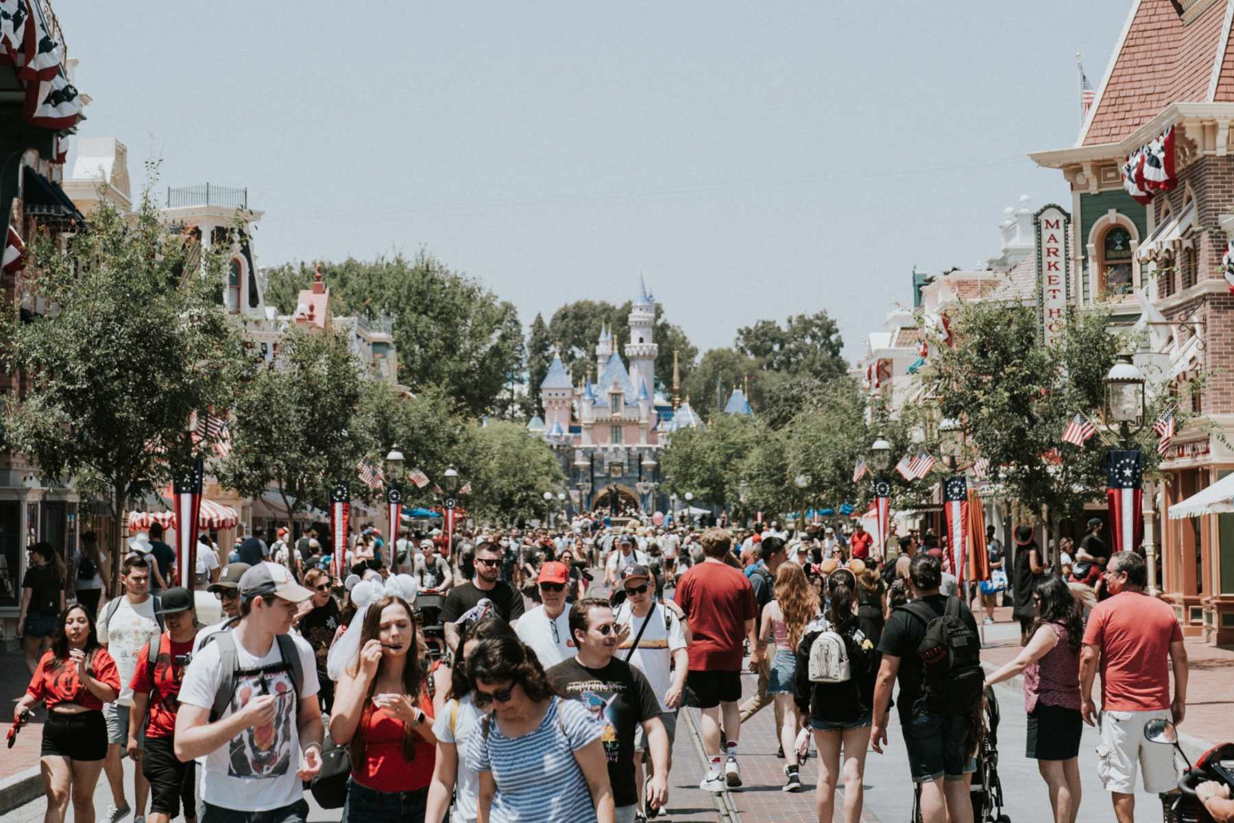 Beat the crowds: How to improve your attraction’s operational ...