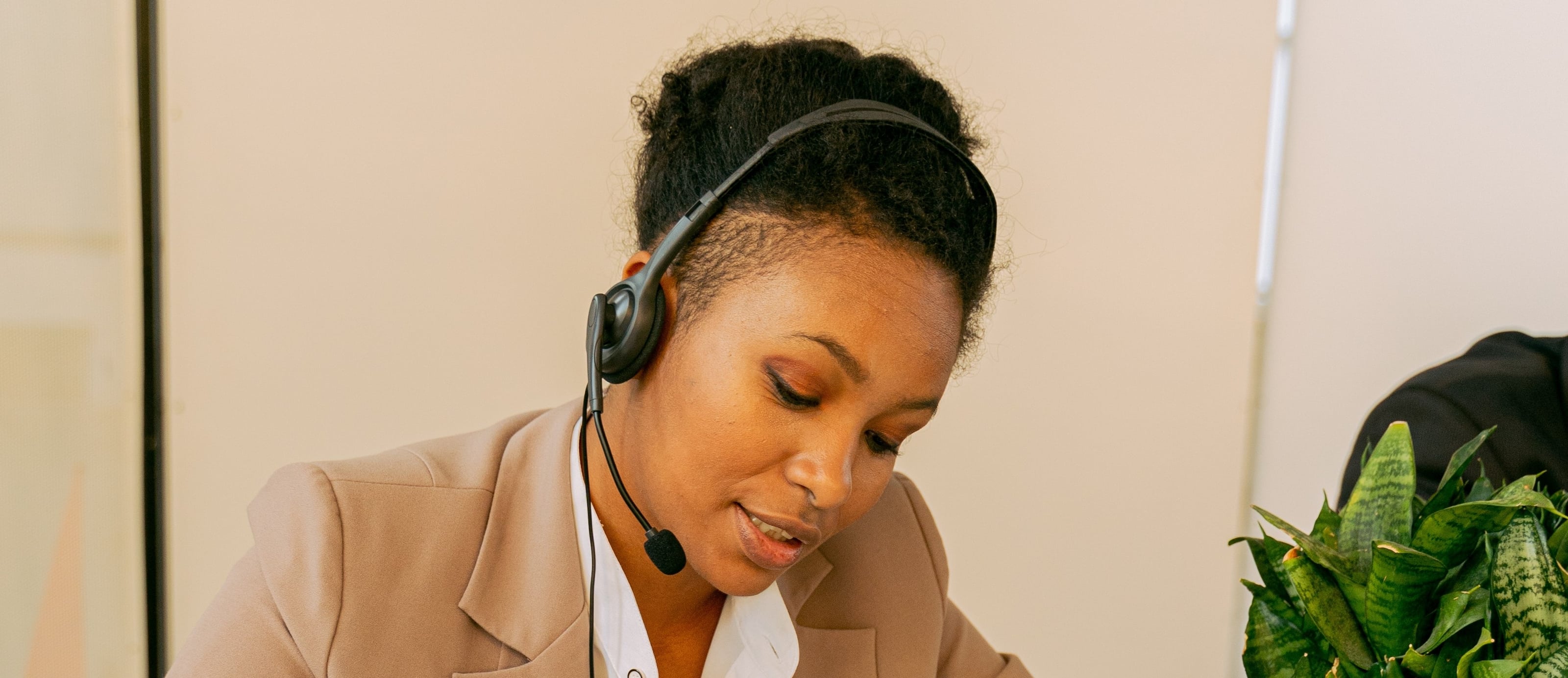 What Is a Virtual Receptionist, and Do You Need One?