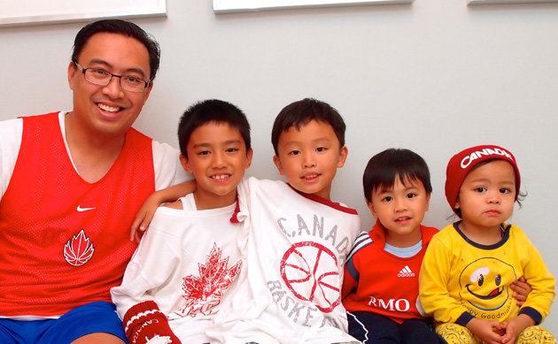 Canadians Cheer on the Swnt!