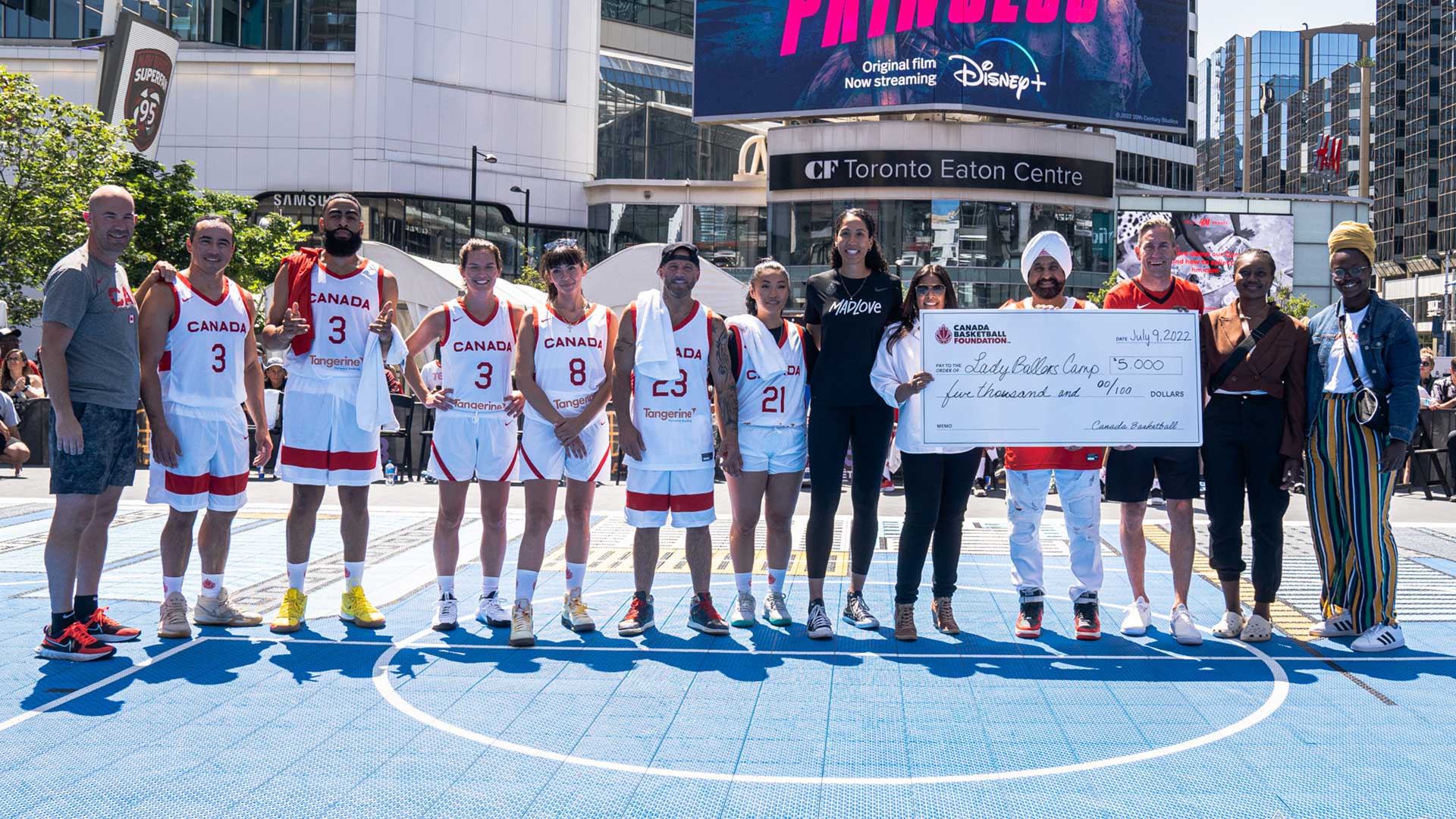 Give the gift of basketball this Giving Tuesday