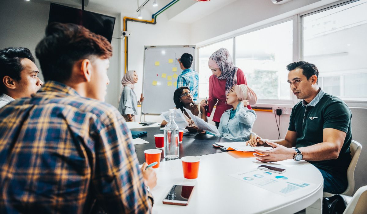 Was sind Lernende Organisationen: Bedeutung, Merkmale und Beispiele für ...