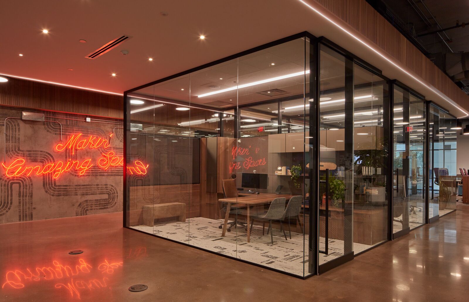 Dallas Showroom: The Ultimate Hybrid Space