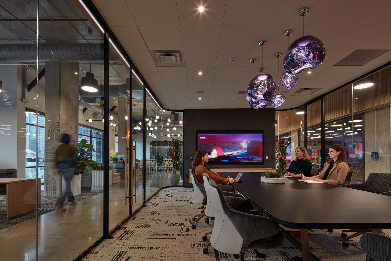 Dallas Showroom: The Ultimate Hybrid Space