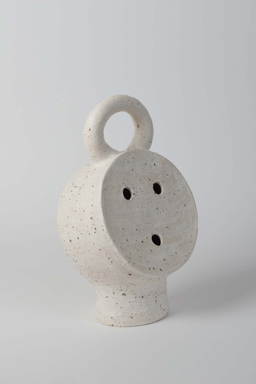 Matthias Kaiser delivers pottery to admire with the eye and touch