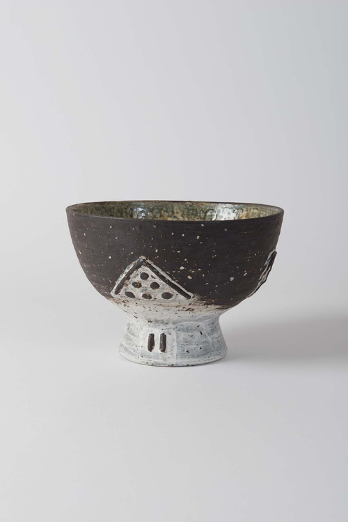 Matthias Kaiser delivers pottery to admire with the eye and touch