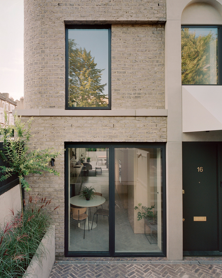 Corner House by 31/44 Architects