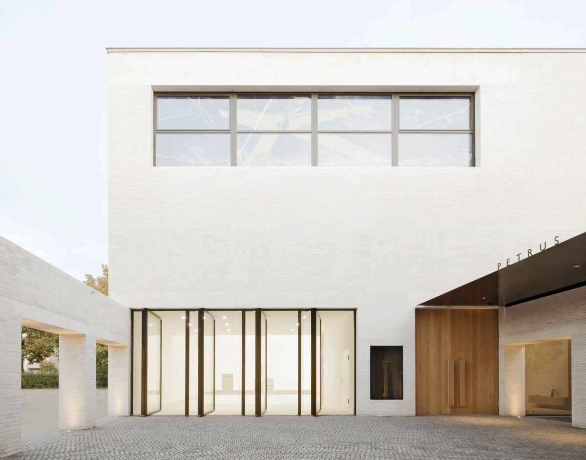 Petrus Jacobus Church by Peter Krebs