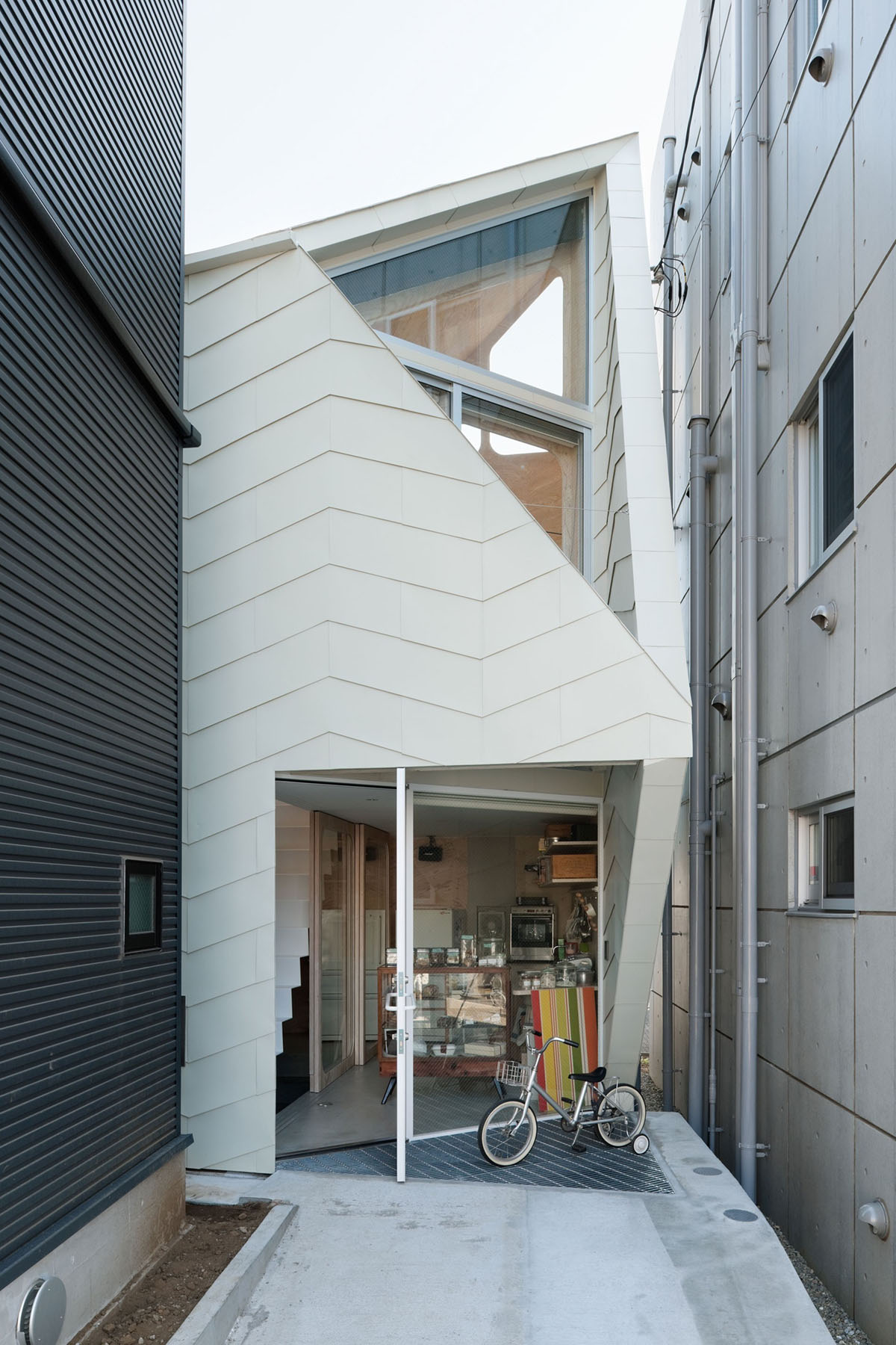 Tokyo Bud House by Yoshinori Sakano Architects