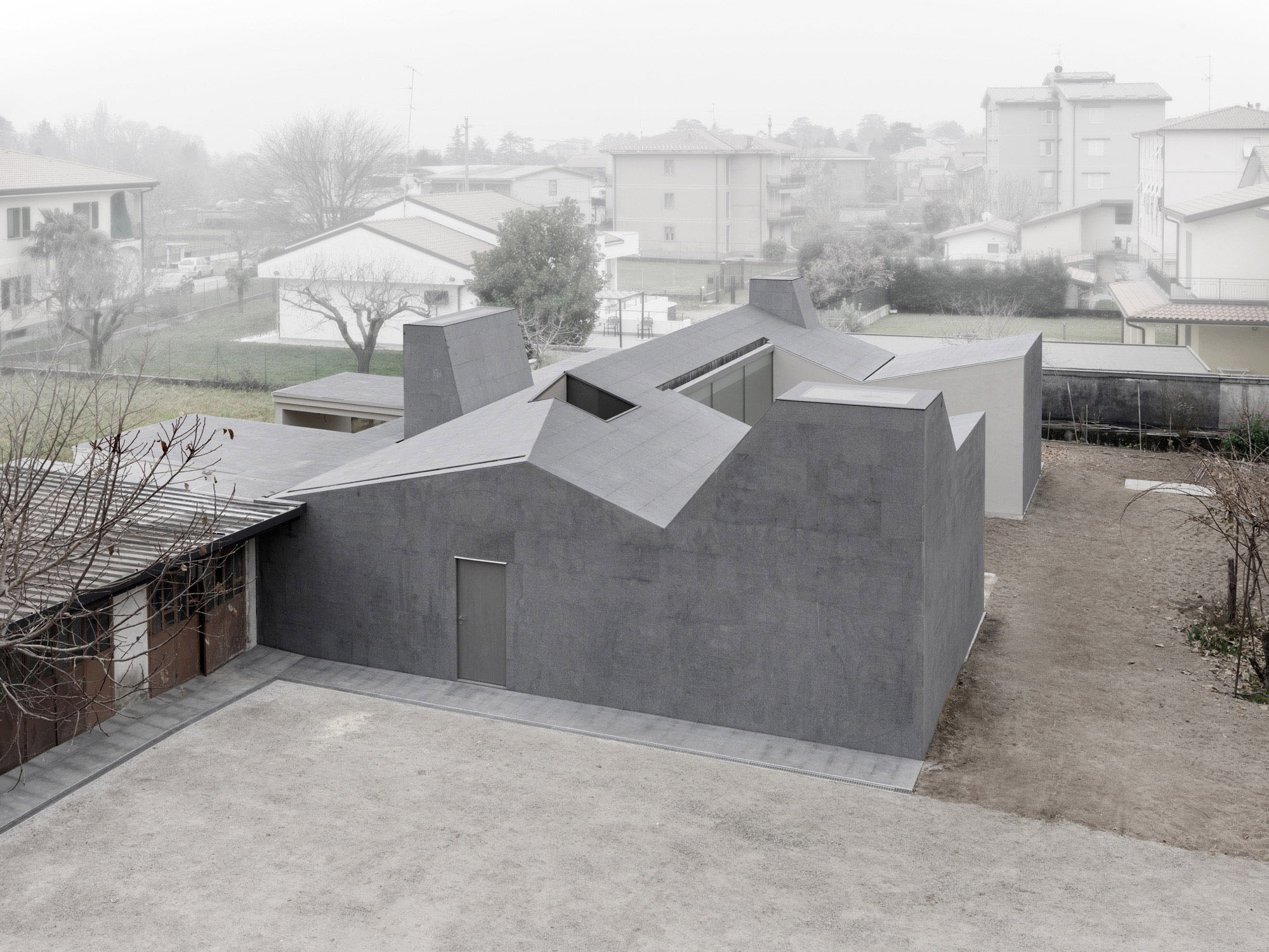 Wiggly House by ifdesign