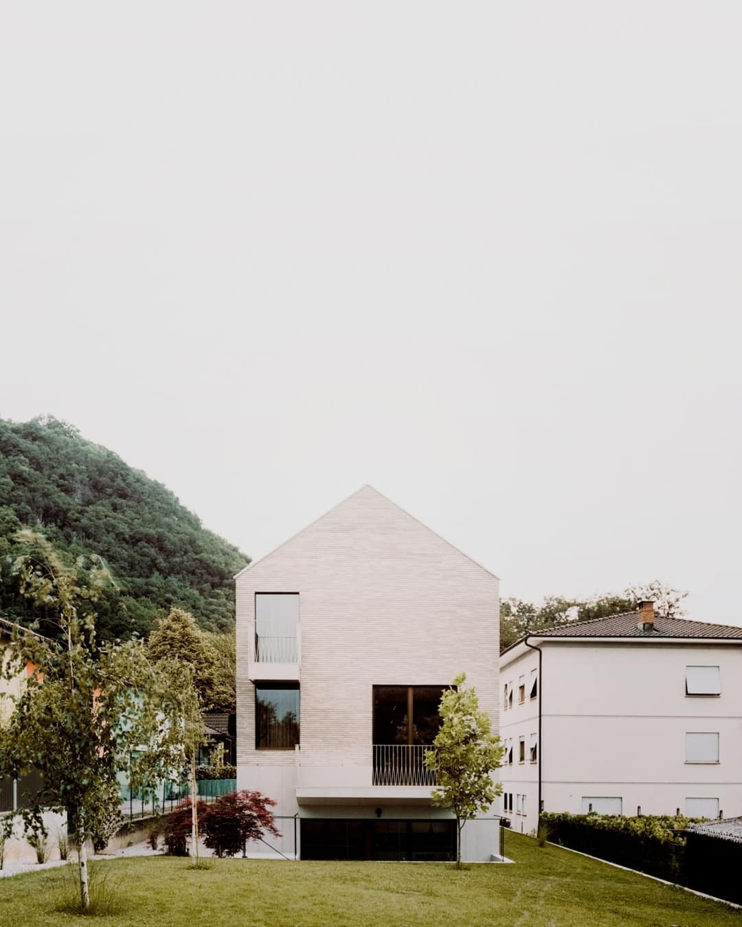 Cà Ospiti House by Stocker Lee Architects