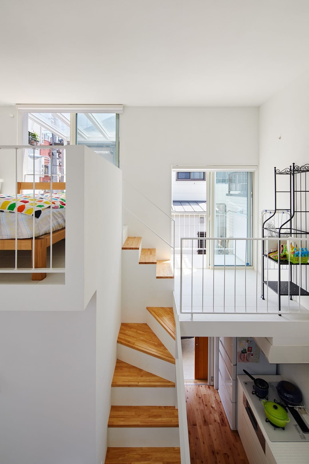 Balcony House by Takeshi Hosaka Architects