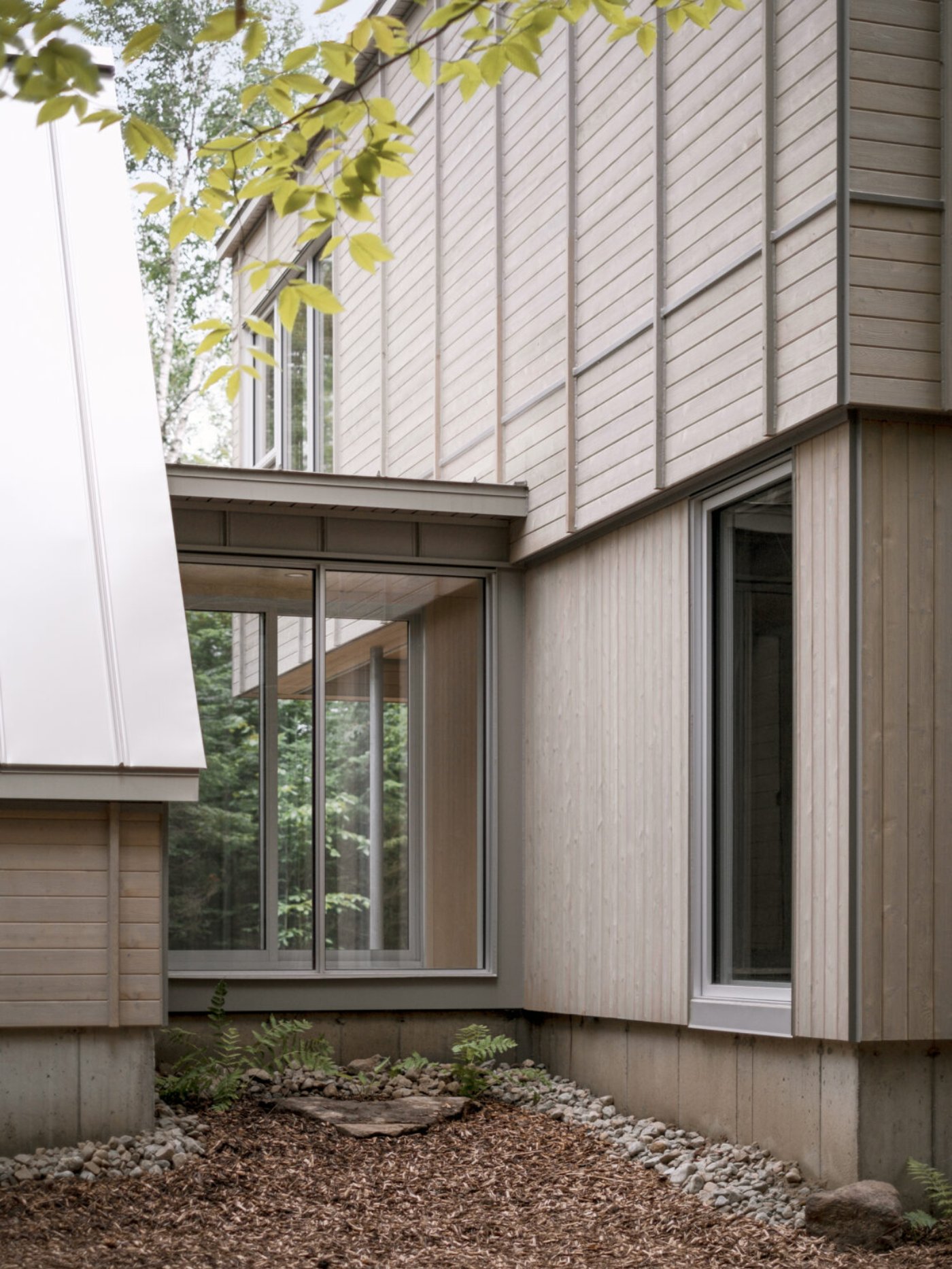 Beside Chalets by APPAREIL Architecture