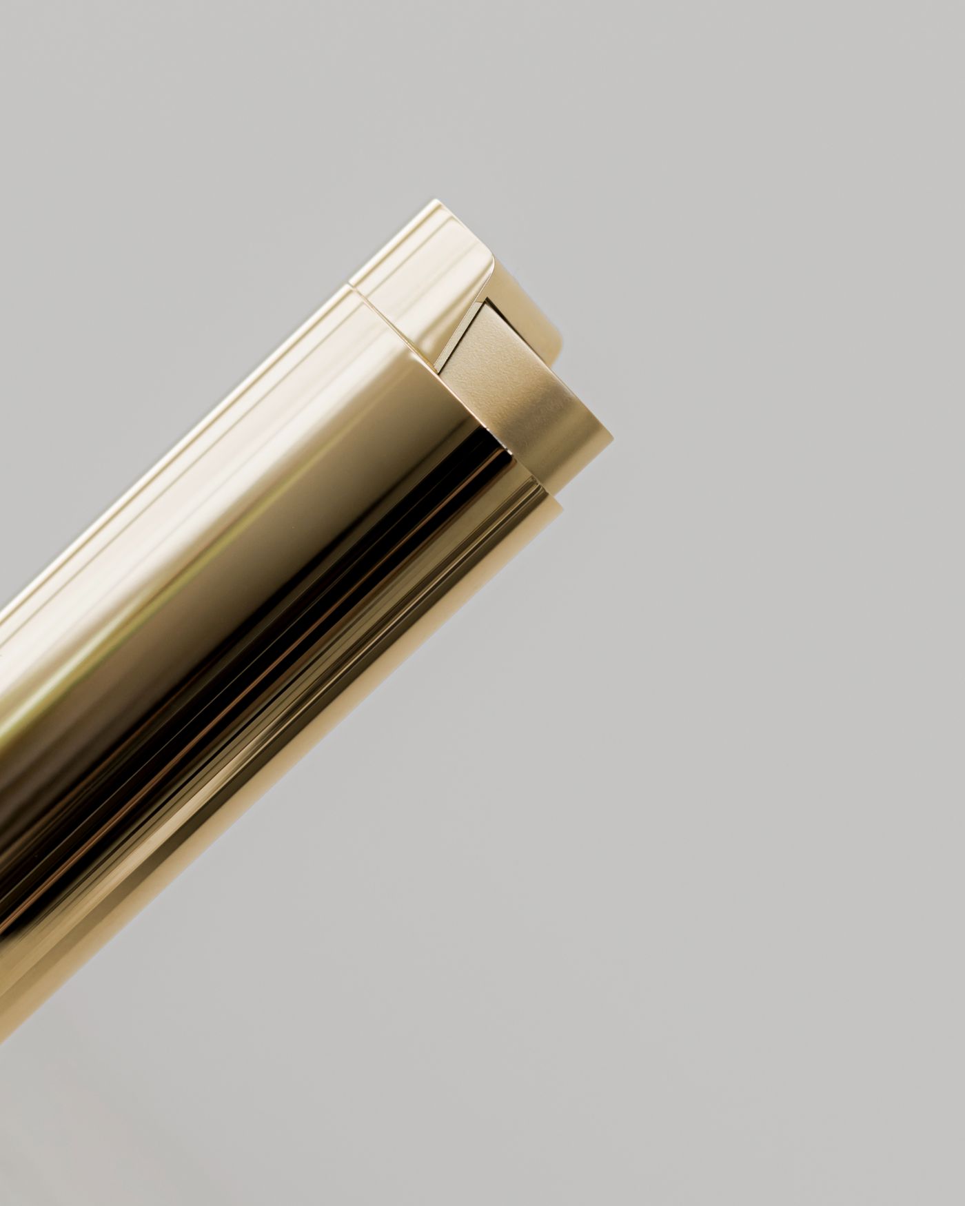 Analog Artifacts by Normal Objects