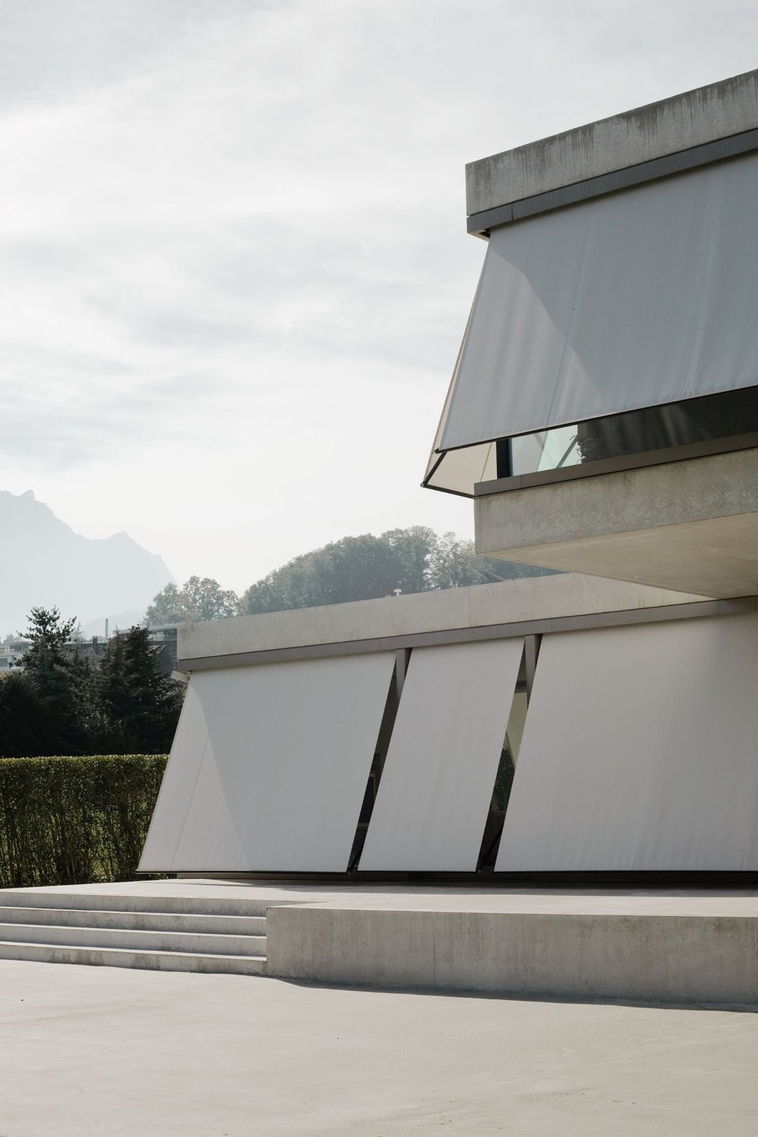 Villa M on Lake Lucerne by Graber & Steiger Architekten