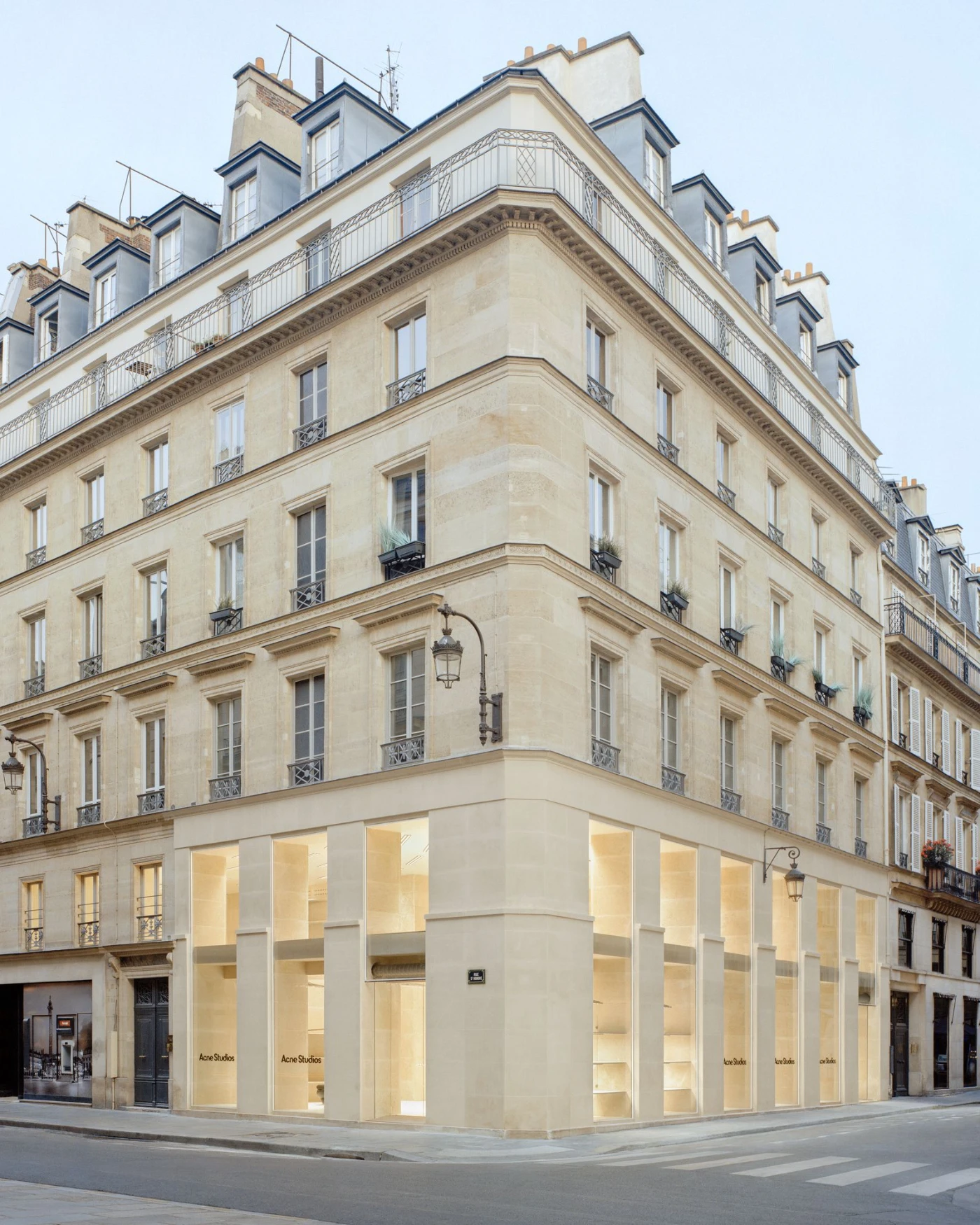 Acne Studios Flagship Store Paris by Arquitectura-G
