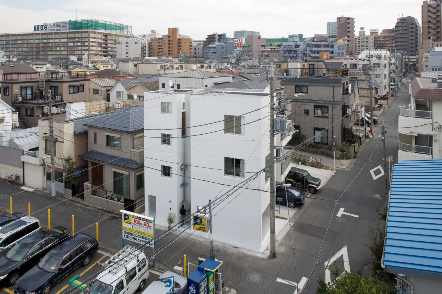 House in Gotanda by Go Hasegawa