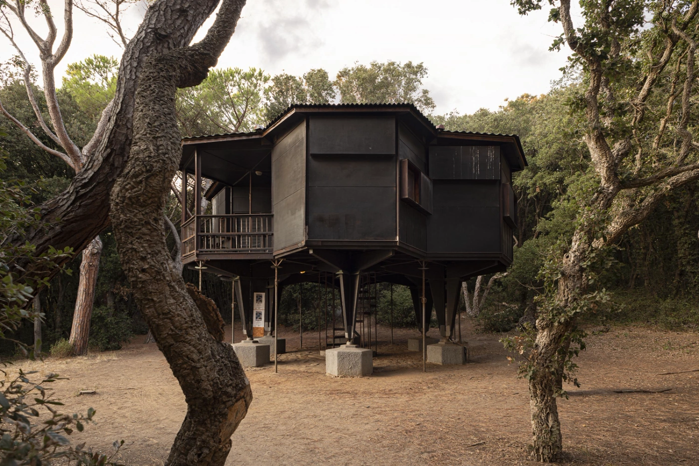 Casa Esagono by Vittorio Giorgini captured by Fabio Bascetta