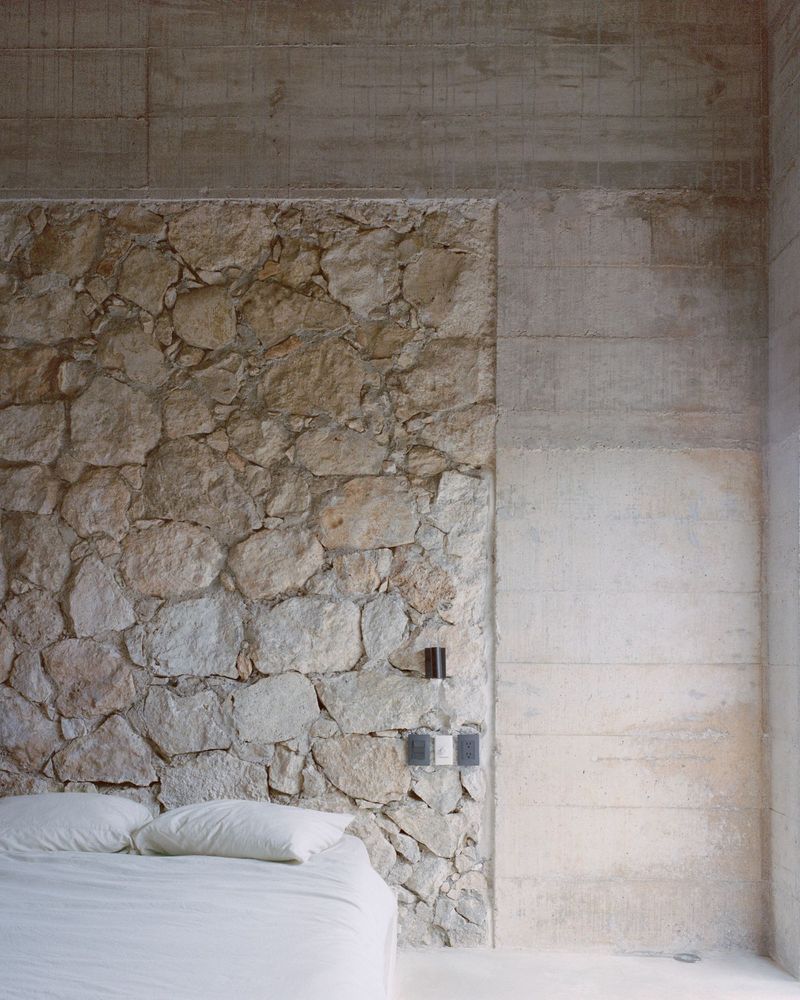 House in Los Cocos by Ludwig Godefroy Architecture