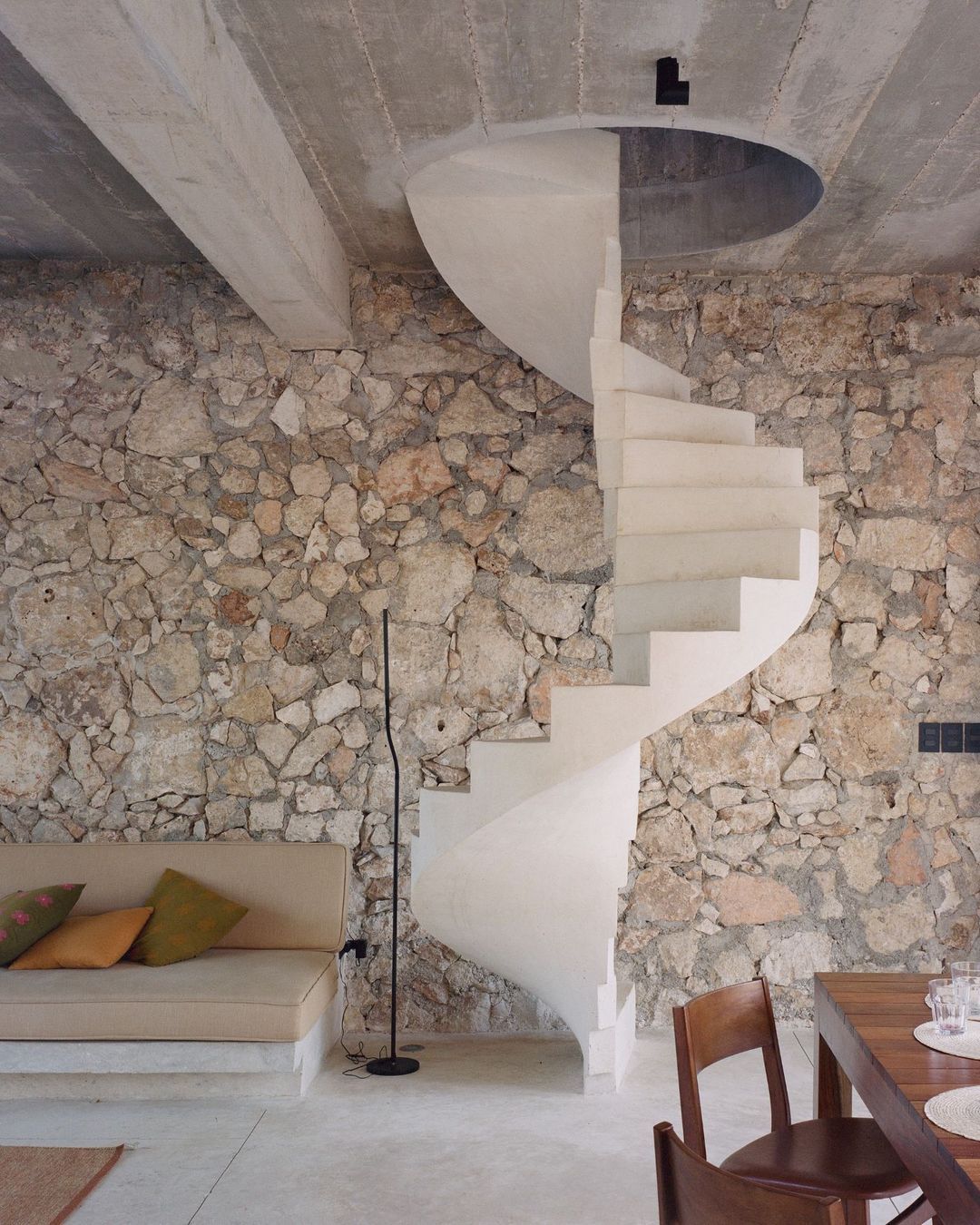 House in Los Cocos by Ludwig Godefroy Architecture