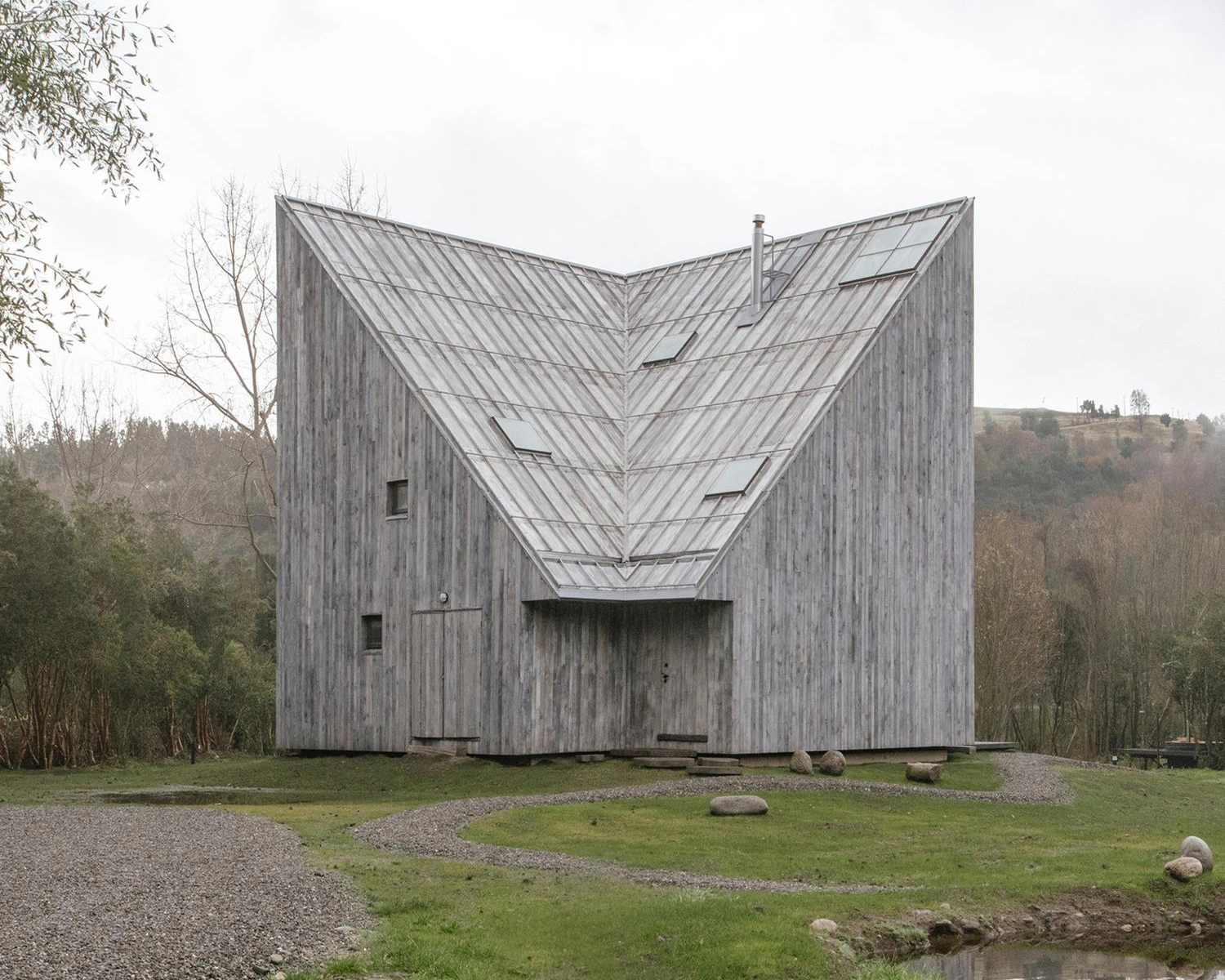 Humo House by Ivan Bravo Architects