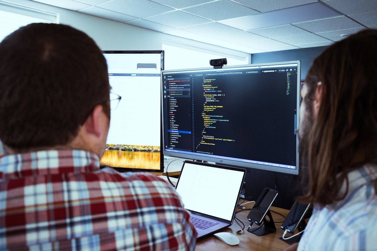 Organize Complex Query - Advantages of Views in SQL