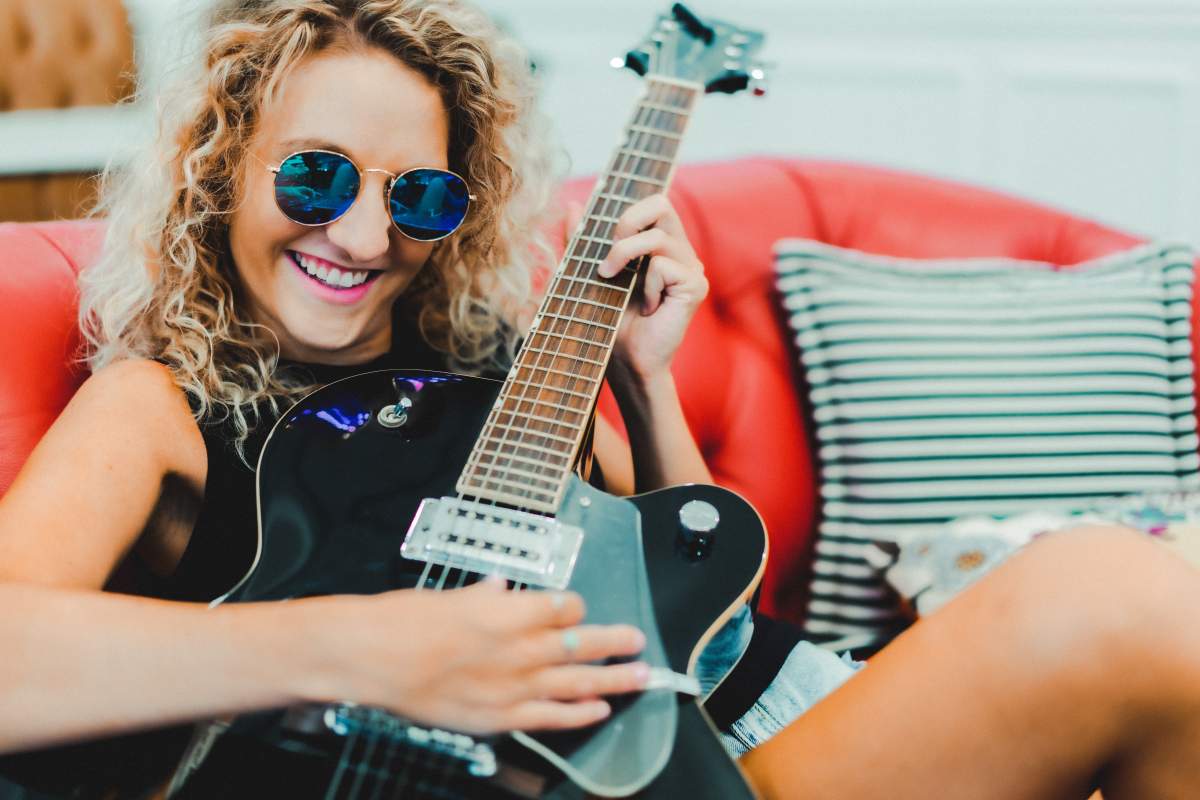 What Are the Positive Emotional Effects of Music Therapy? | Incadence ...