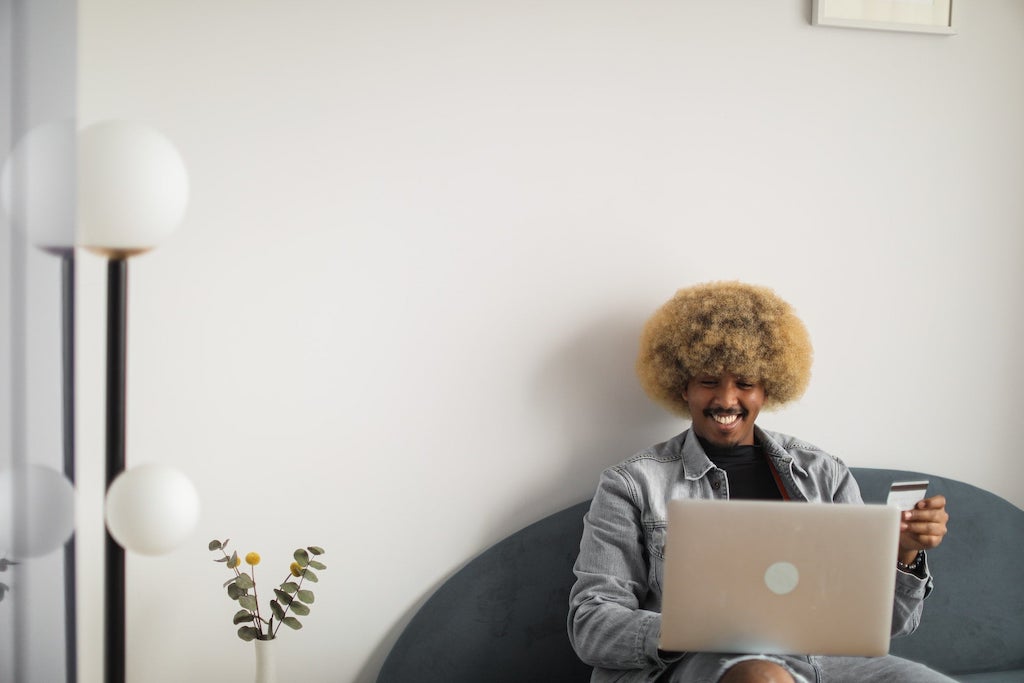 13 ways to deliver great customer service (with templates)