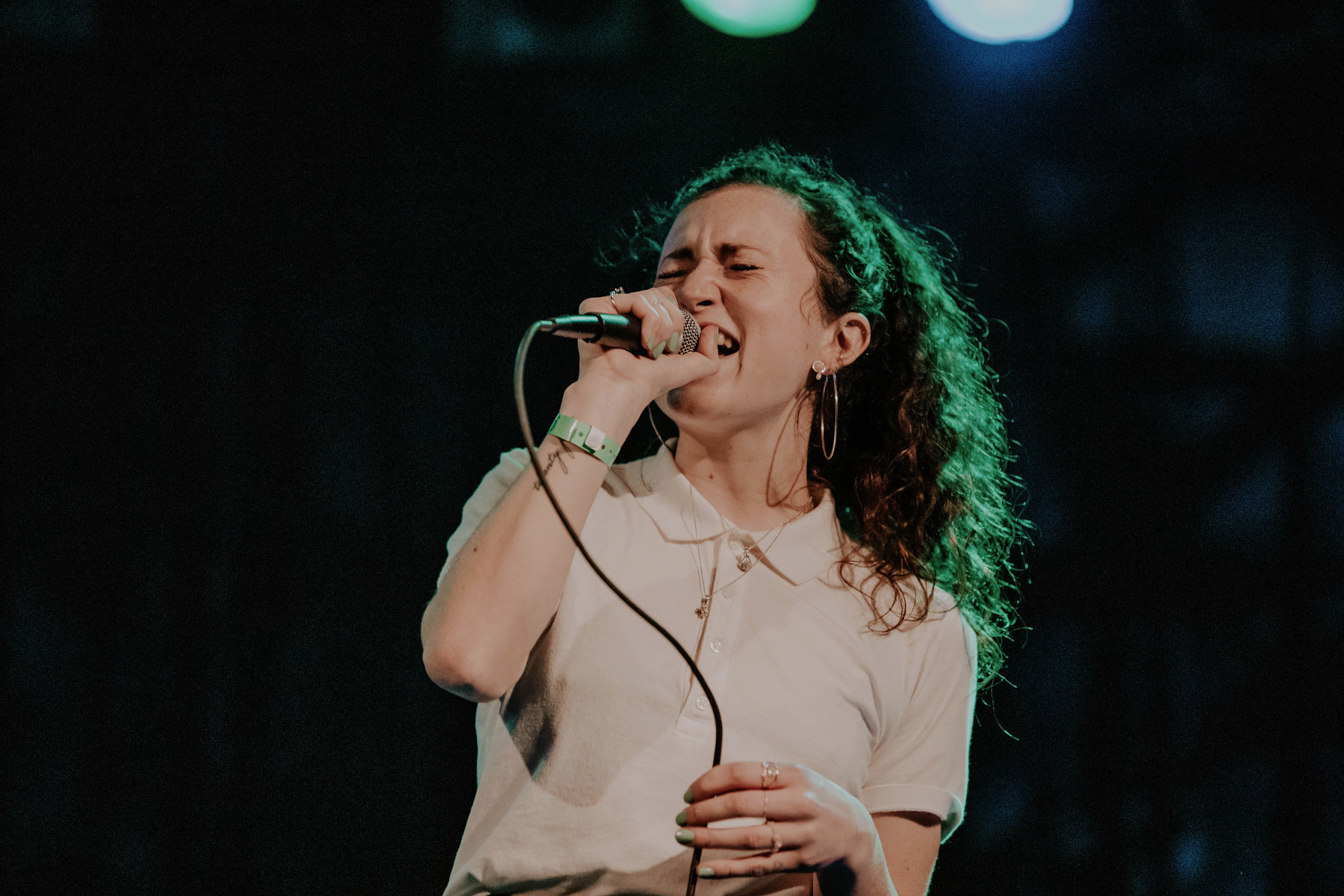 Nicky MacKenzie brings her own blend of R&B and pop to Capital Daily ...