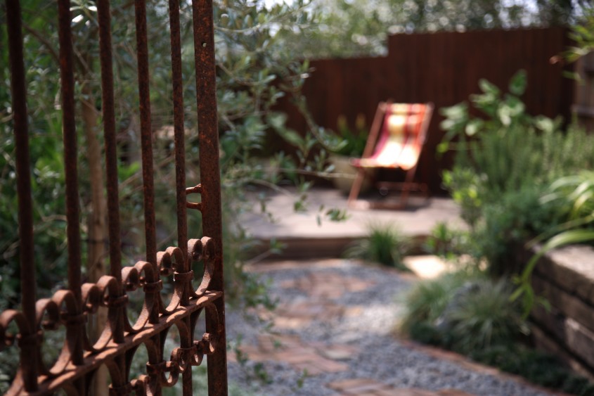 A RUSTIC COURTYARD IN GLEBE Inner West Landscape architecture | CALDesign