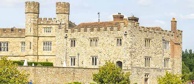 Cyber Monday Offers | Complimentary £75 Voucher | LuxuryTrainTickets.com