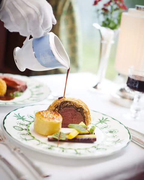 Luxury Fine Dining On Board The British Pullman at Christmas