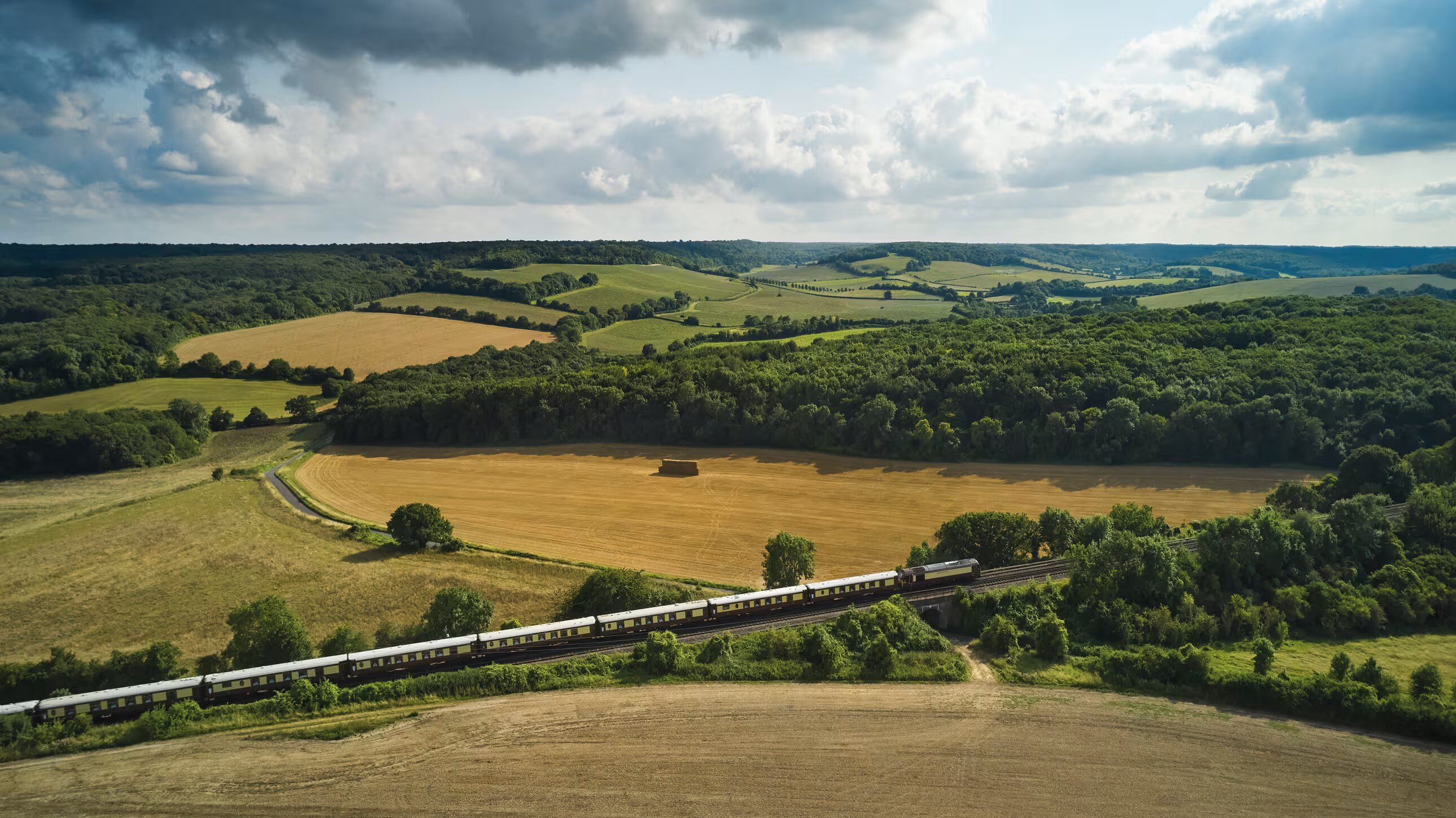 The Golden Age of Travel - British Pullman | LuxuryTrainTickets.com