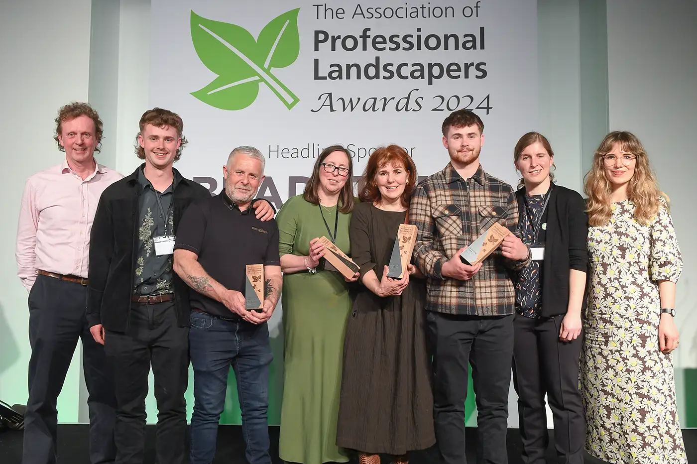 Natural swimming pool specialists | Landscape designers | Open gardens